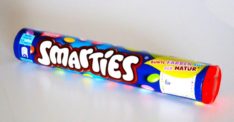 L'histoire des Smarties : un voyage chocolaté à travers les décennies ...